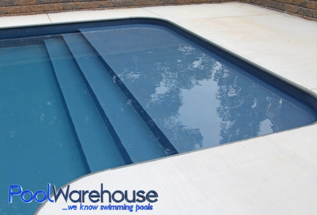 18 x 43 x 28 L Shaped Pool Kit With Tanning Ledge Step