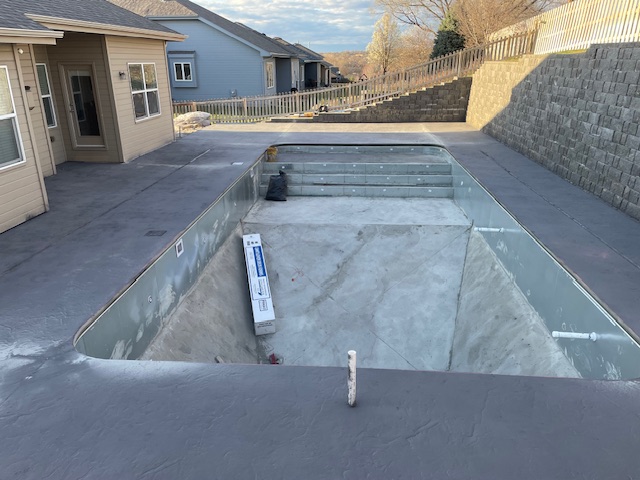 Spencer Inground Pool with Tanning Ledge - Pool Warehouse